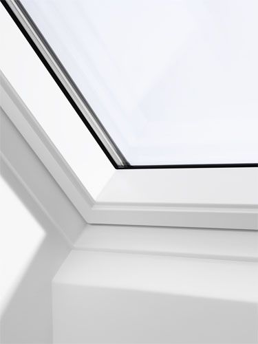 VELUX GGL UK08 2070 White Centre Pivot Window Laminated - 134 x 140cm ...