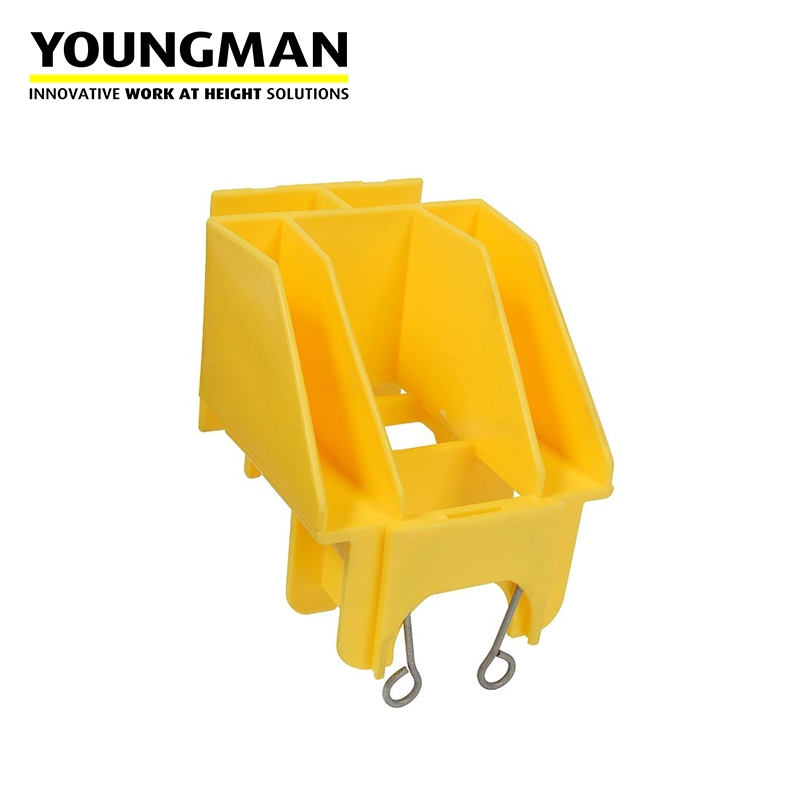 BoSS Toe Board Clip for Tower & Platform Corners | Roofing Superstore