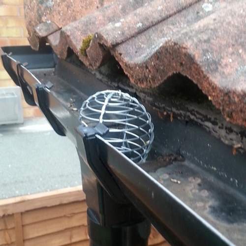 Galvanised Wire Balloon Guard for Gutters - 100mm (4") | Roofing ...