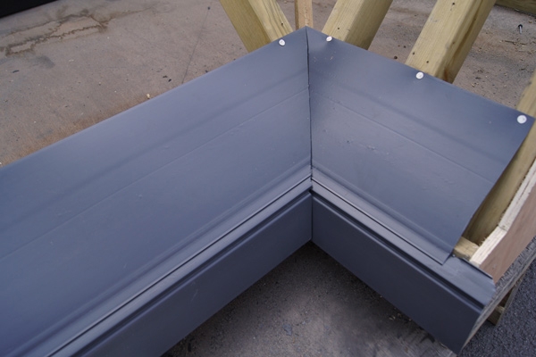 Permavent Easy Tray Eaves Protector for Low Pitch Roofs - 1.5m Length ...